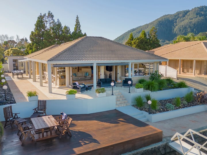 Sunset View - Pauanui Waterfront Home - Pauanui