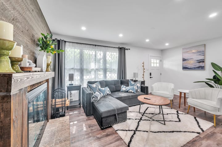 Comforting Retreat Near Woodfield Mall - Arlington Heights, IL