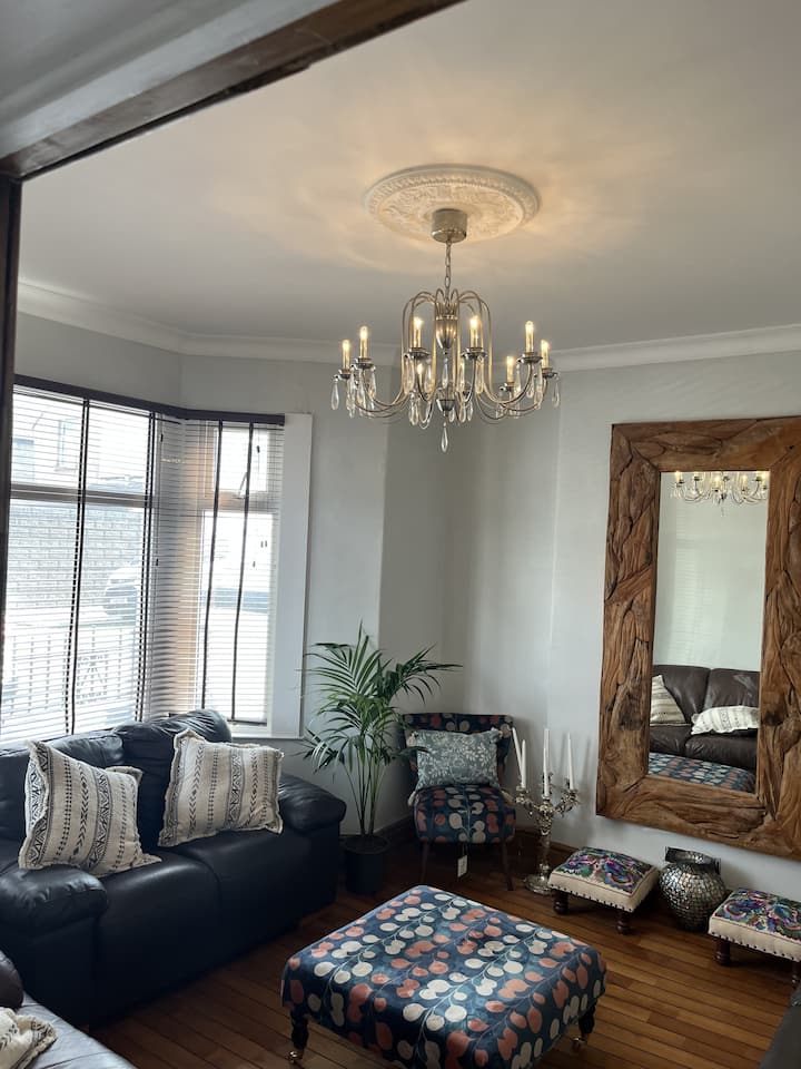 Adanhouse-stockland 5 Bedroom House Sleeps 12 - Cardiff