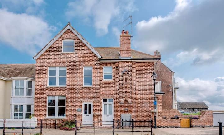 Lyndhurst With A Sea View, Aldeburgh - Aldeburgh