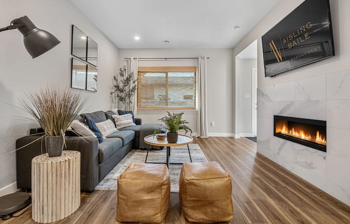 Serene Peaks | Private Hot Tub | Peaceful - Radium Hot Springs