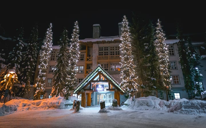 Accessible Suite | Balcony | Pool Access | Modern - Whistler