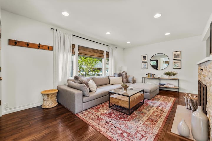 Cozy Two Bedroom Home With Beautiful Valley View - Vancouver, WA