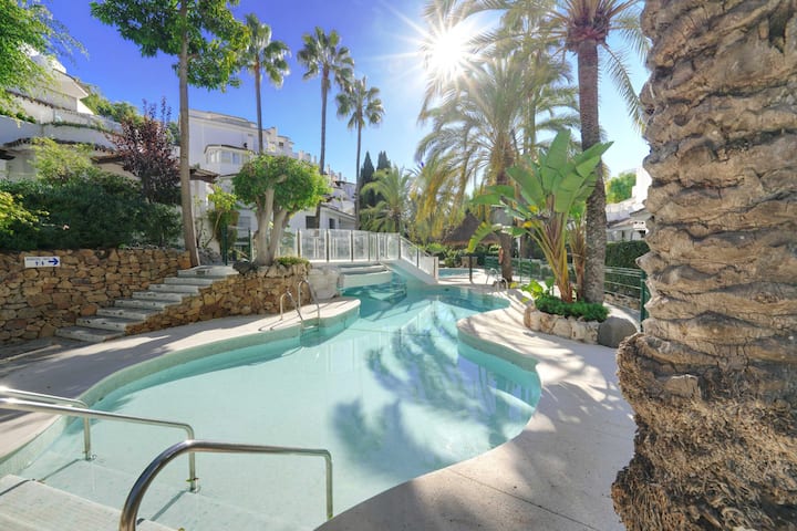 2035 Modern Family Apartment On Golden Beach - Marbella