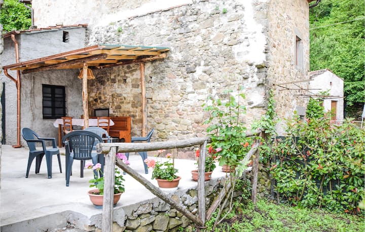 2 Bedroom Cozy Home In Bagni Di Lucca - Bagni di Lucca