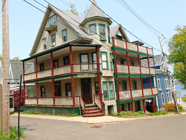 Colonnade Cottage 3b - Chautauqua Lake, NY