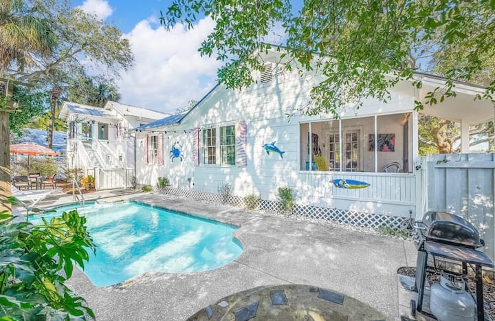 Southern Luxury Beach Cottage W/ Private Pool - Tybee Island, GA