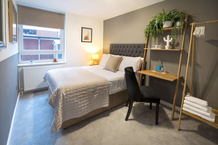 Double Room With Attached Private Bathroom! - Fulham