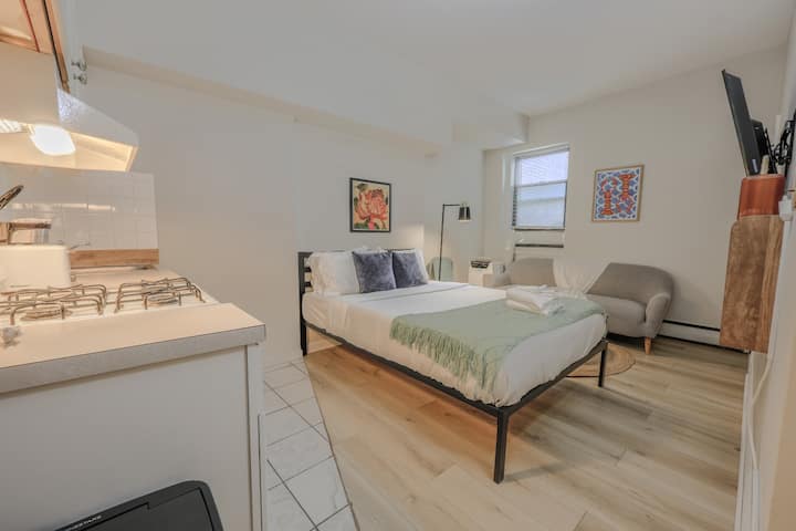 Tranquil South End Studio - Boston, MA