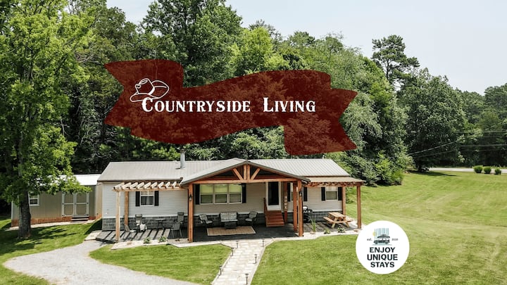 Countryside Living With A Great Outdoor Space! - Guntersville, AL