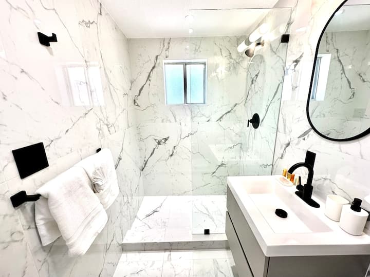 Fully Renovated 1br Condo Near Downtown Las Vegas - Las Vegas, NV