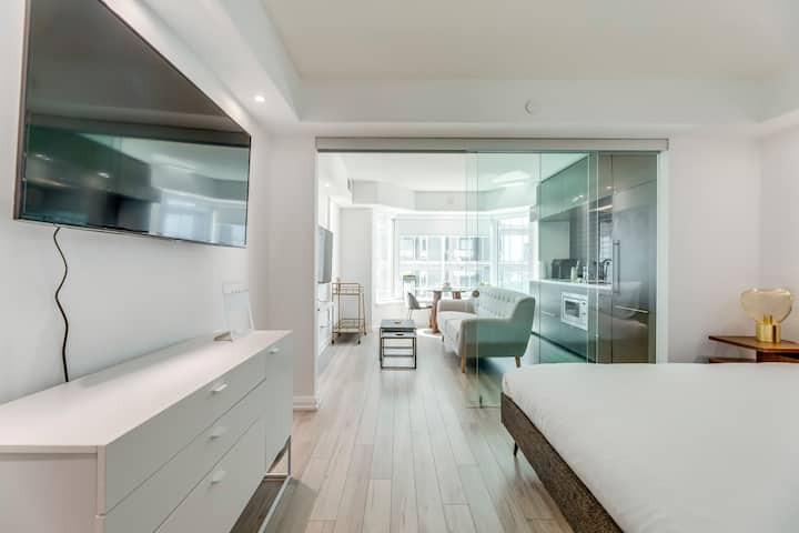 Yorkville's Continental Suite -