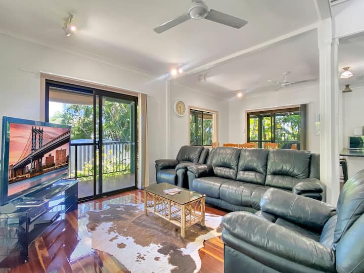 Cool Waters At Horseshoe Bay - Townsville