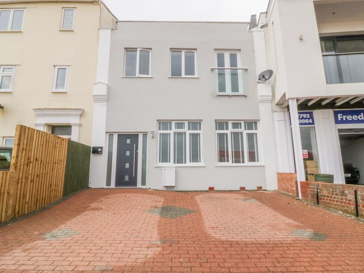 38 The Parade - Frinton-on-Sea