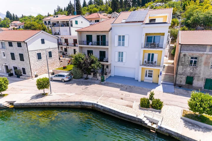 Apartments Ema - Studio Apartment With Sea View - Porto Tolero