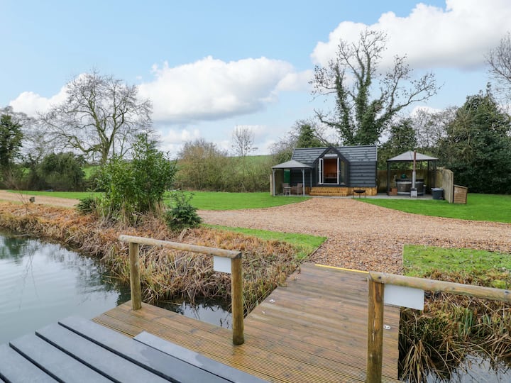 Acorn Lodge At Bridge Lake Farm &Amp; Fishery - Banbury