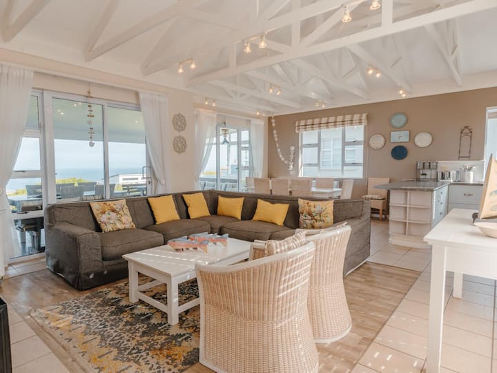 Deluxe Holiday Home - Mossel Bay