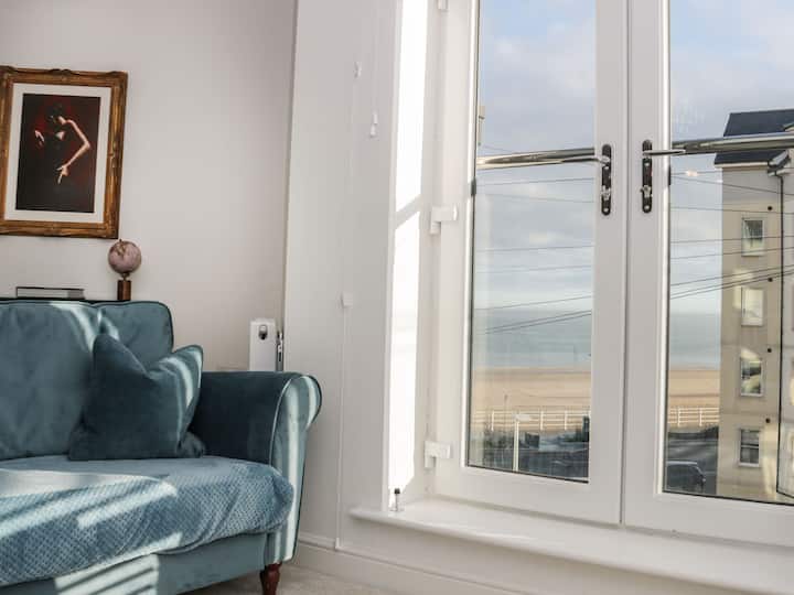 Beach House - Colwyn Bay