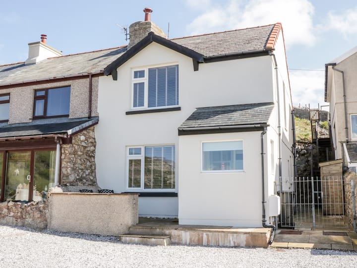 4 Anglesey Road - Llandudno