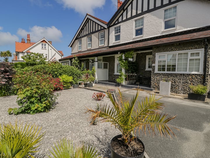 18 Tyn Celyn - Llandudno