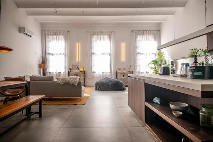 Large 5 Bedrooms Apartment In Poblenou - Barcelona