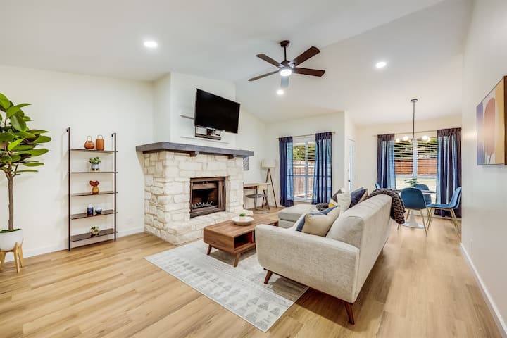 Modern & Close To Domain Atx| Dogs Welcome - Austin, TX