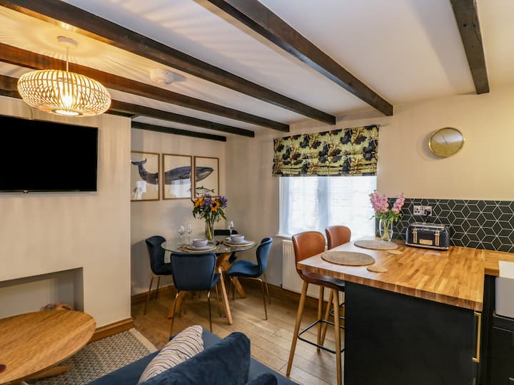 April Cottage - Whitby