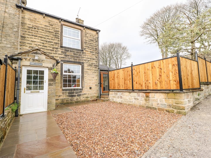 April Cottage - Cononley