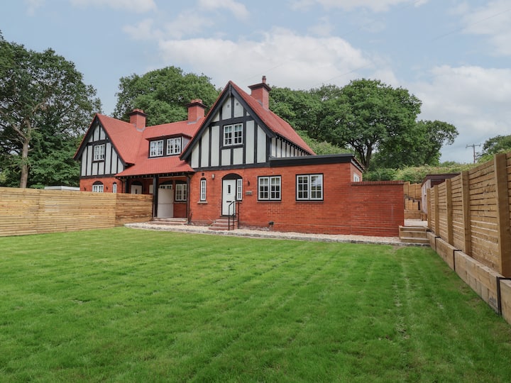 2 Golf Links Cottages - Tarporley