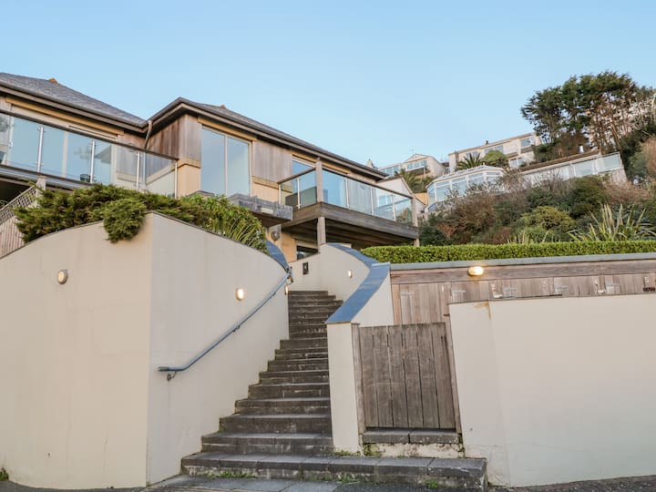 A Stone's Throw - Looe