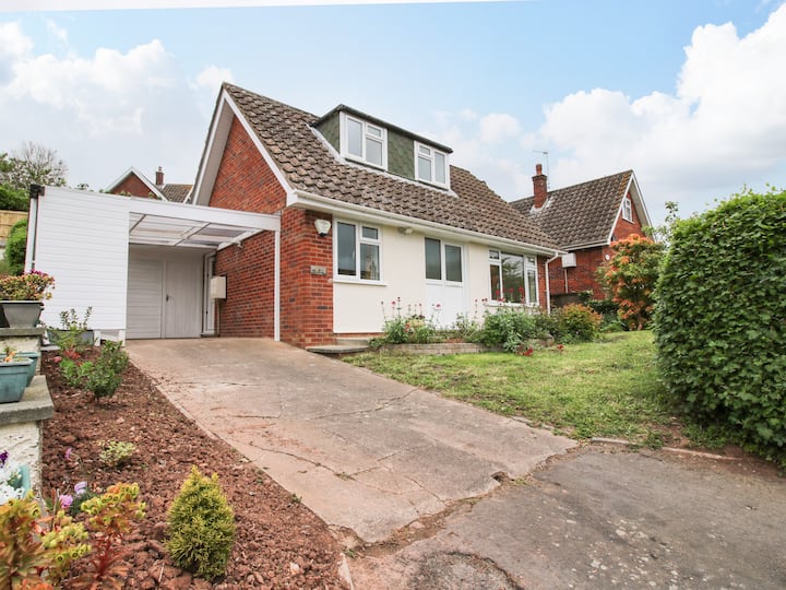 83 Greenacres - Ludlow Castle