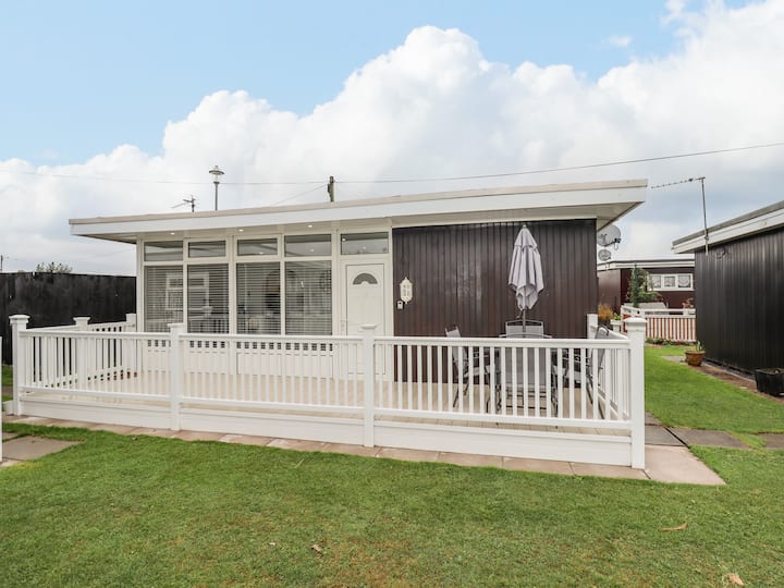 19 Cherry Park - Chapel St. Leonards