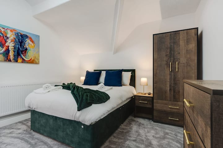 St David's Apartment | Stunning 2 Bedrooms Wi-fi - Lytham St Annes