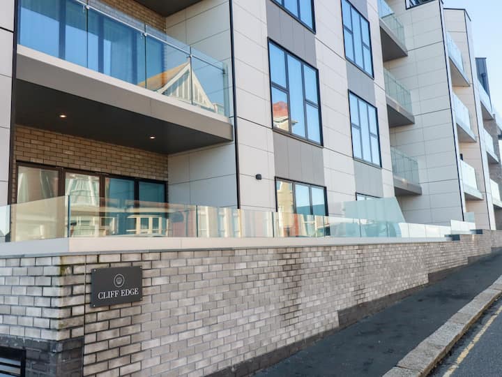 33 Cliff Edge - Newquay