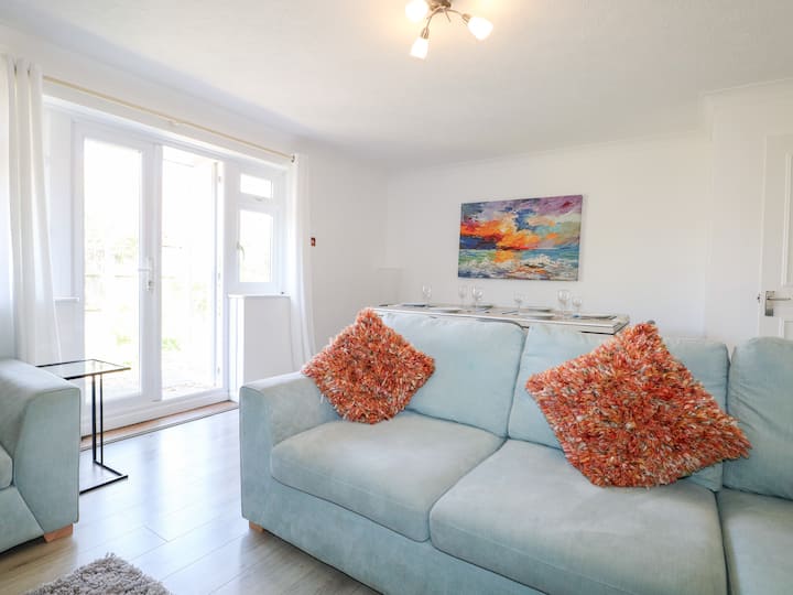44 West Front Road - Bognor Regis