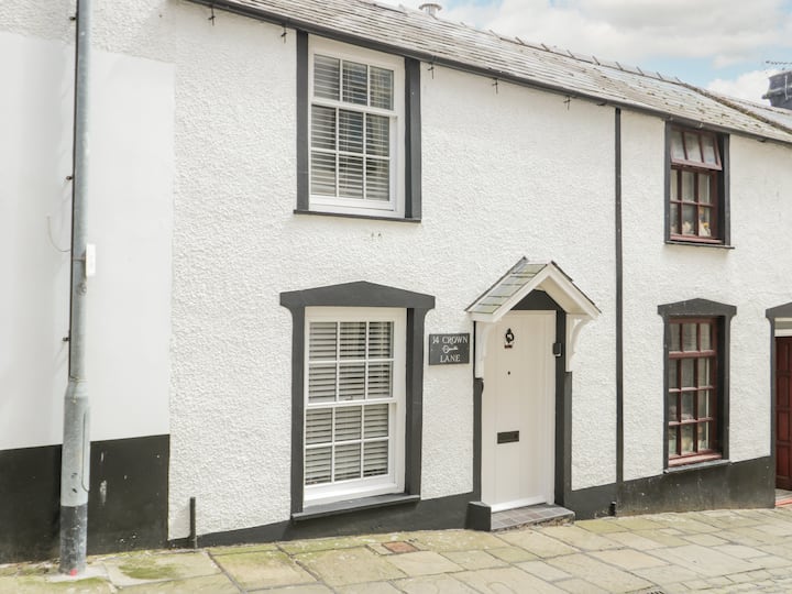 14 Crown Lane - Conwy Castle