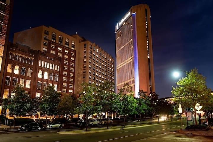 3 Relaxing Units Downtown! Pet-friendly - Columbus, OH