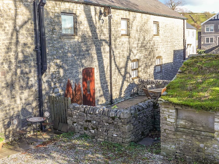 2 Primitive Mews - Longnor