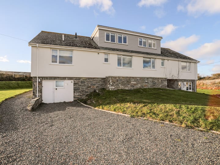 Burton Apartment - Trearddur Bay