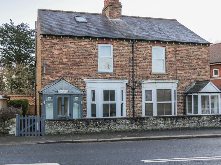 Brinkburn Cottage - Ravenscar