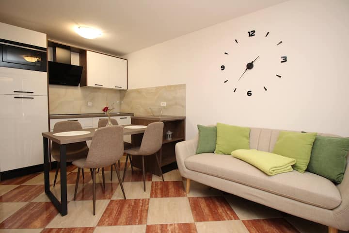 Apartment Brnic Aq 3 - 90 M From The Beach - Baška