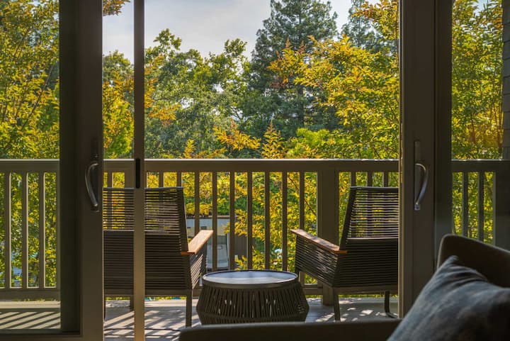 Unwind In Style Amidst Scenic Vines - Yountville, CA