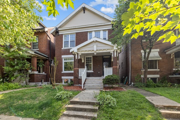 Midterm Rental - 1 Mi From Wash U & Pet Friendly - Kirkwood, MO