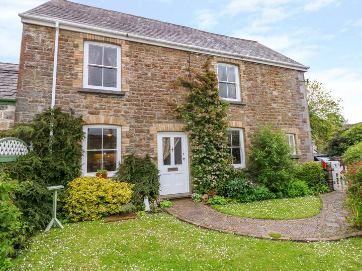 Castle School House - Kidwelly