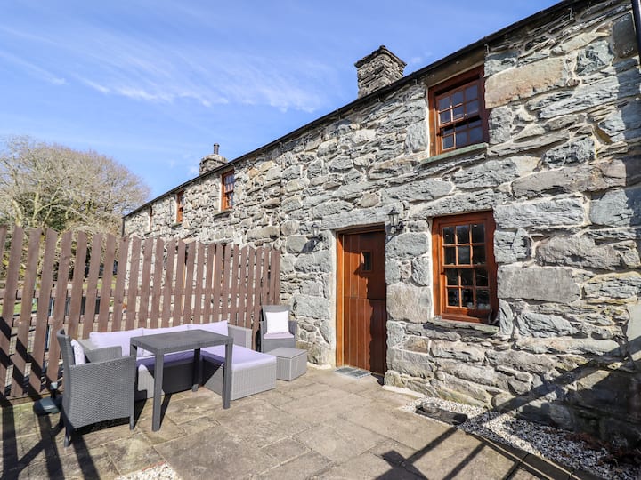 Cwm Yr Afon Cottage - Gwynedd