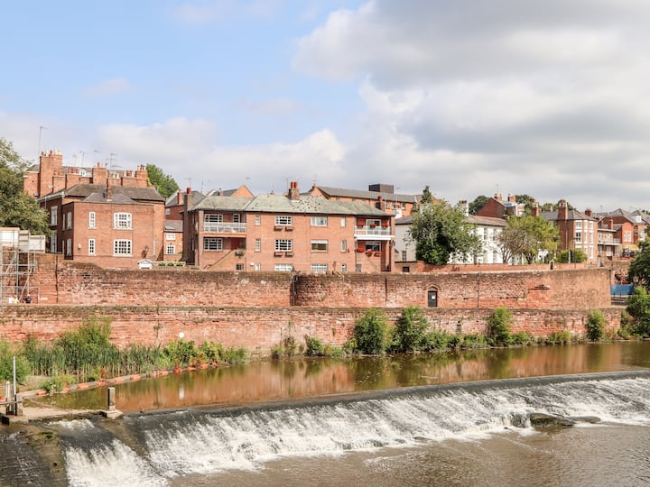 Dee Heights Penthouse - Chester