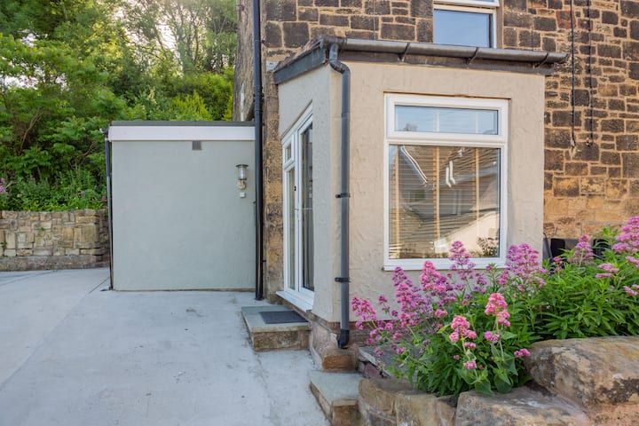 27 Green Road - Wrexham