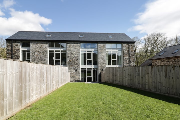 2 Pensyflog Barns - Portmeirion
