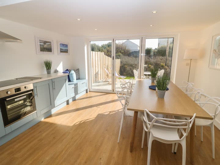 3 Lon Y Dryw - Trearddur Bay