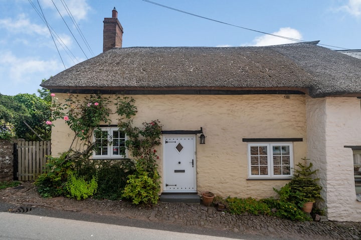 4 Bishops Cottages - Dunster
